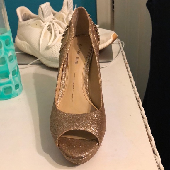 Macy's | Shoes | Very Nice Heels Size 8 | Poshmark